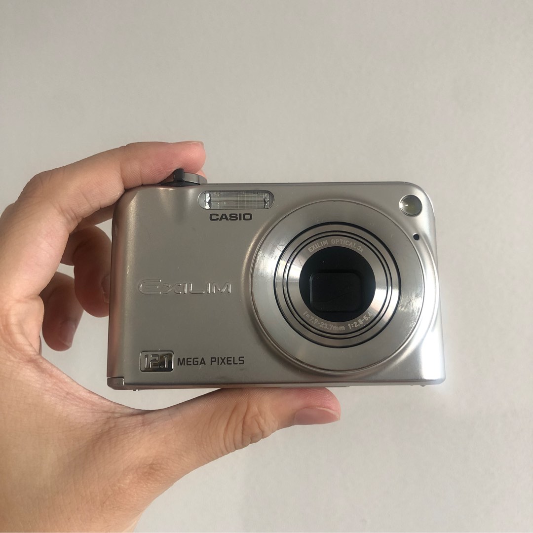 Casio Exilim Digital camera, Photography, Cameras on Carousell