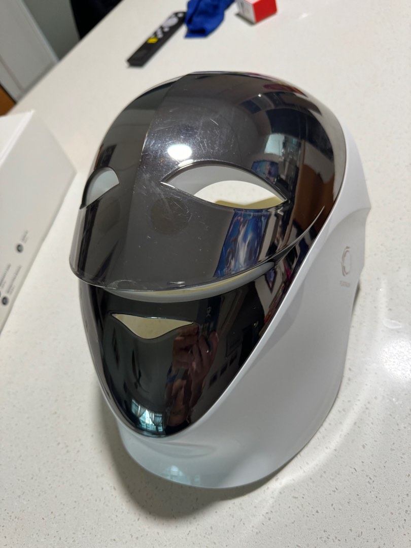 CELL Return LED face mask, Beauty & Personal Care, Face, Face Care on ...