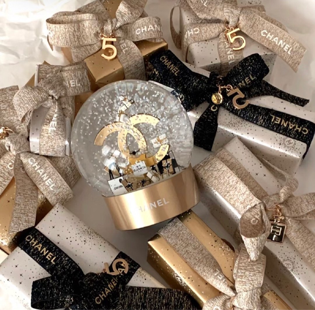 Chanel charm, Hobbies & Toys, Memorabilia & Collectibles, Fan ...