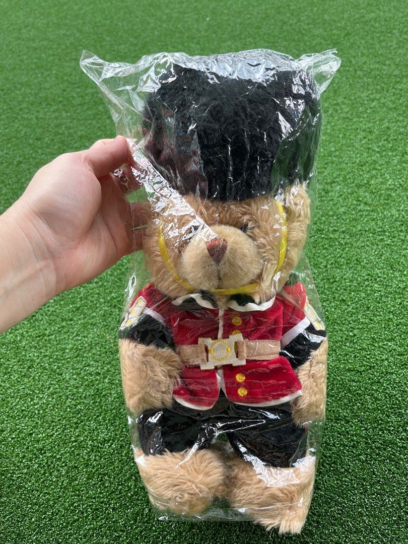Hamleys 250 year anniversary London guard plush toy, Hobbies & Toys ...