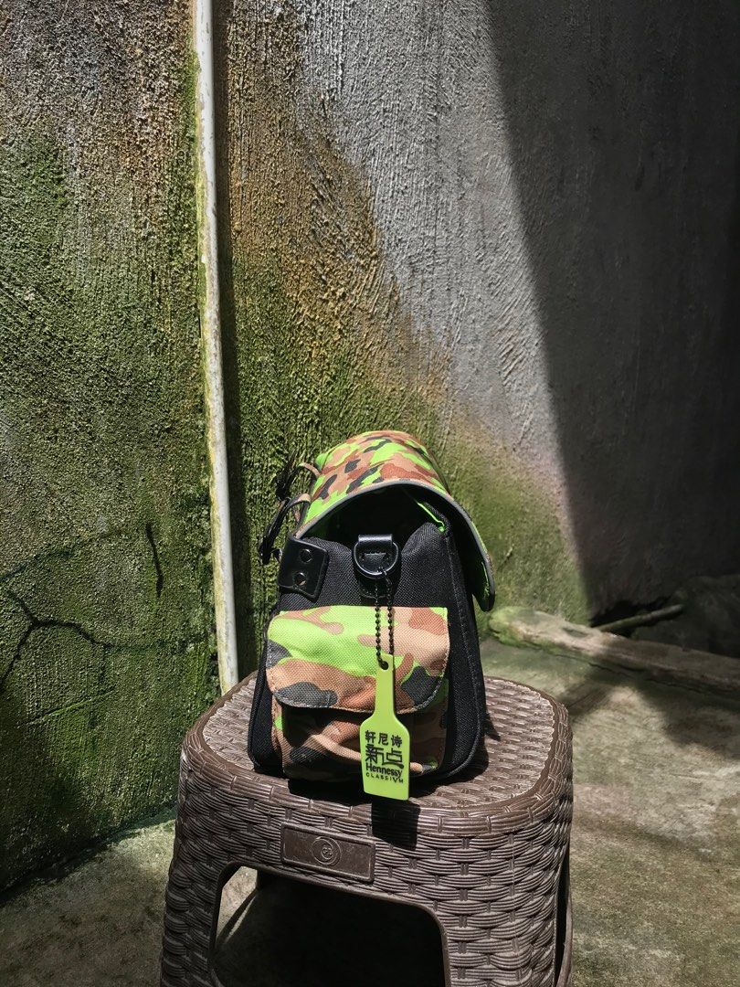 Hennessy Classivm Unknown (Limited) Edition - SLING / FRAME BIKE BAG ...