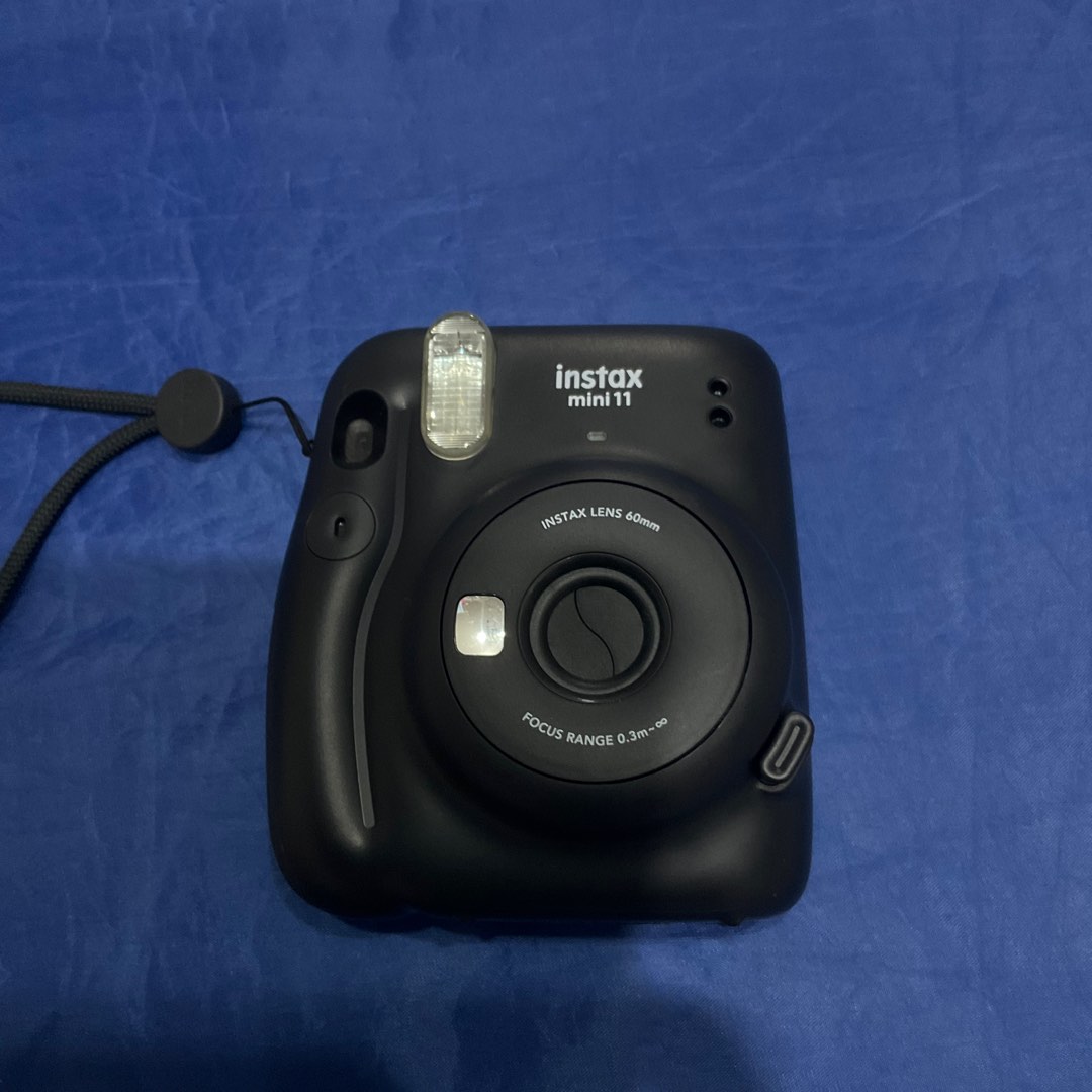 Instax Mini 11-Black, Photography, Cameras on Carousell