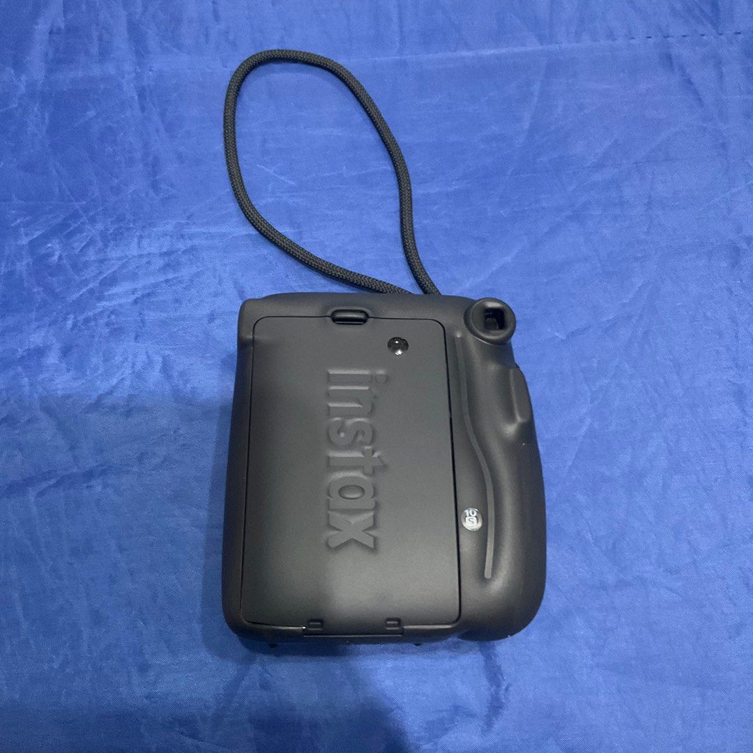 Instax Mini 11-Black, Photography, Cameras on Carousell