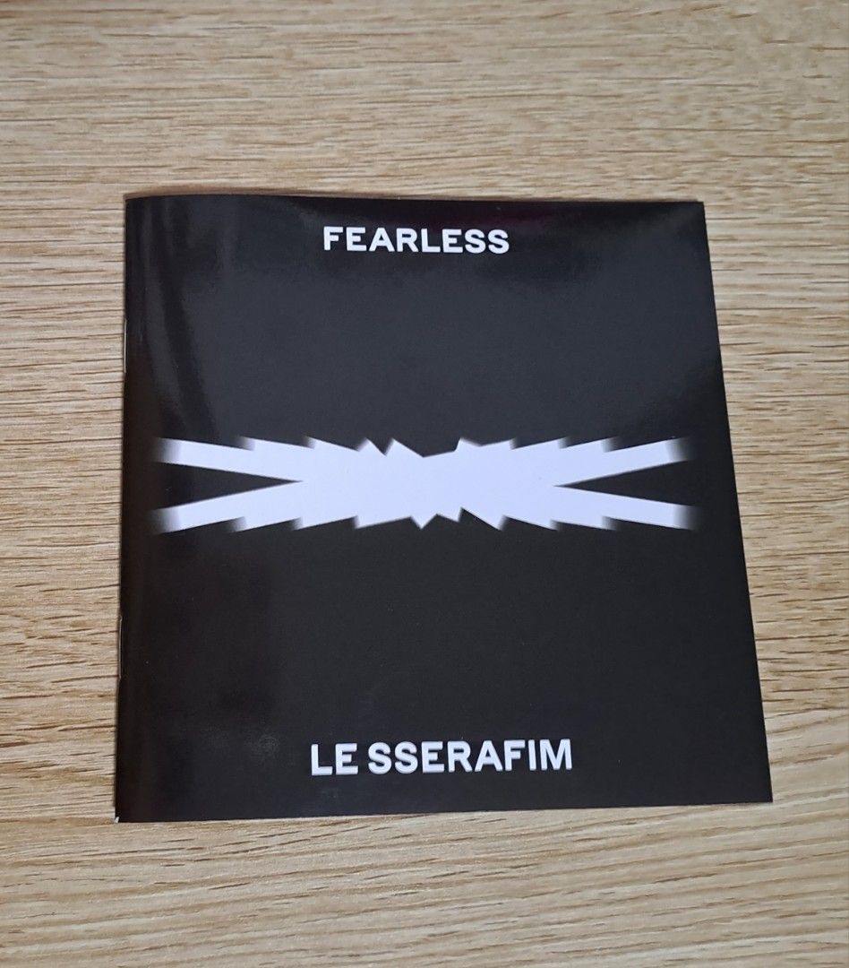 Lessarafim Fearless OFFICIAL album, Hobbies & Toys, Memorabilia ...