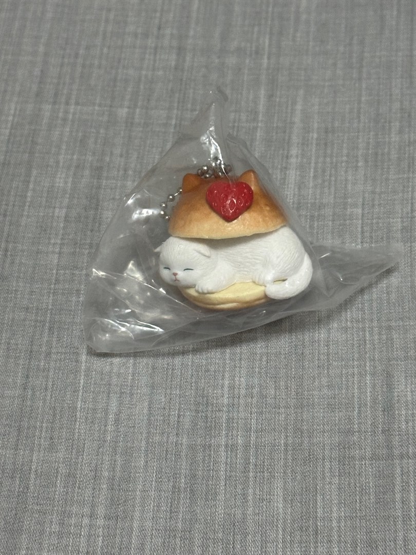 Mofusan Cream Puff Keychain Gashapon, Hobbies & Toys, Toys & Games on ...