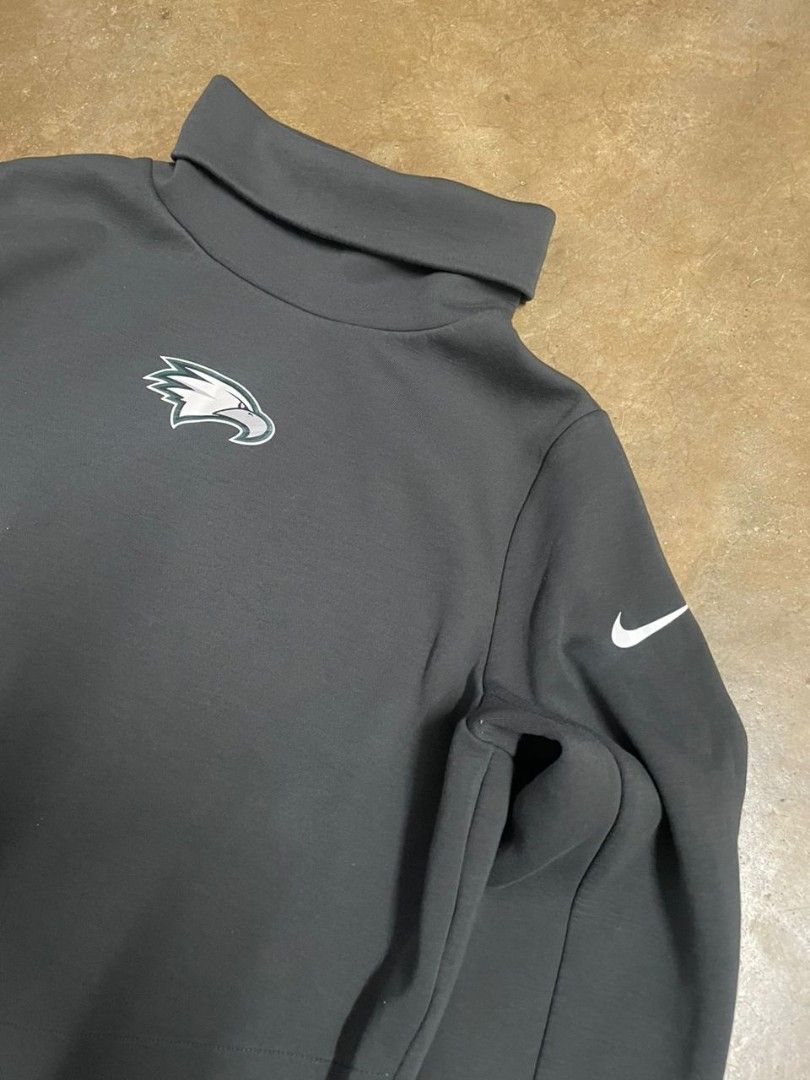 Nike turtle neck (woman), Women's Fashion, Activewear on Carousell