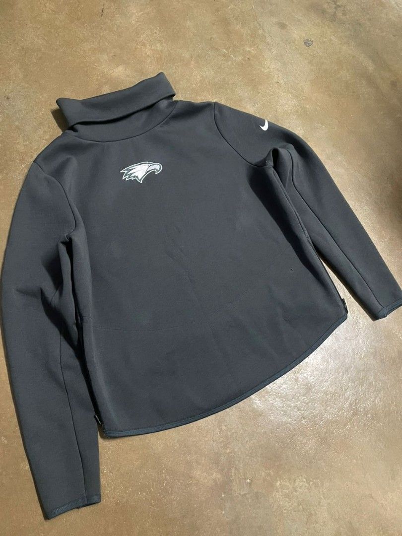 Nike turtle neck (woman), Women's Fashion, Activewear on Carousell