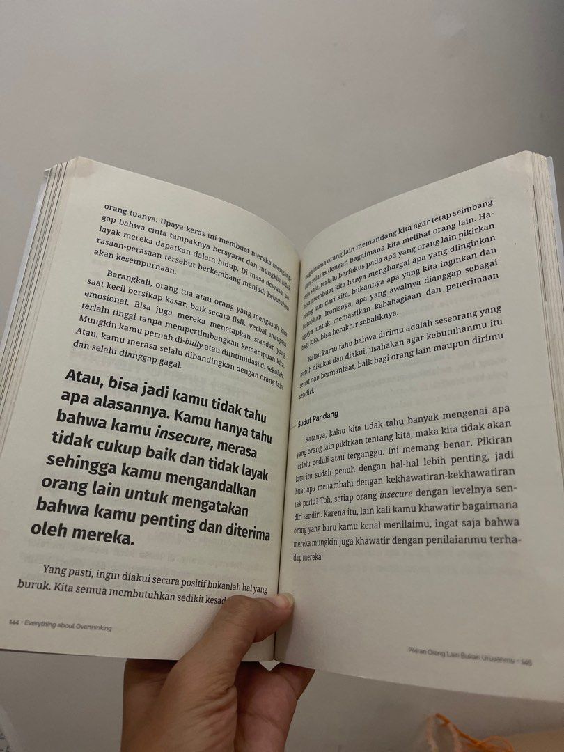 Novel everything about overthinking, Buku & Alat Tulis, Buku di Carousell
