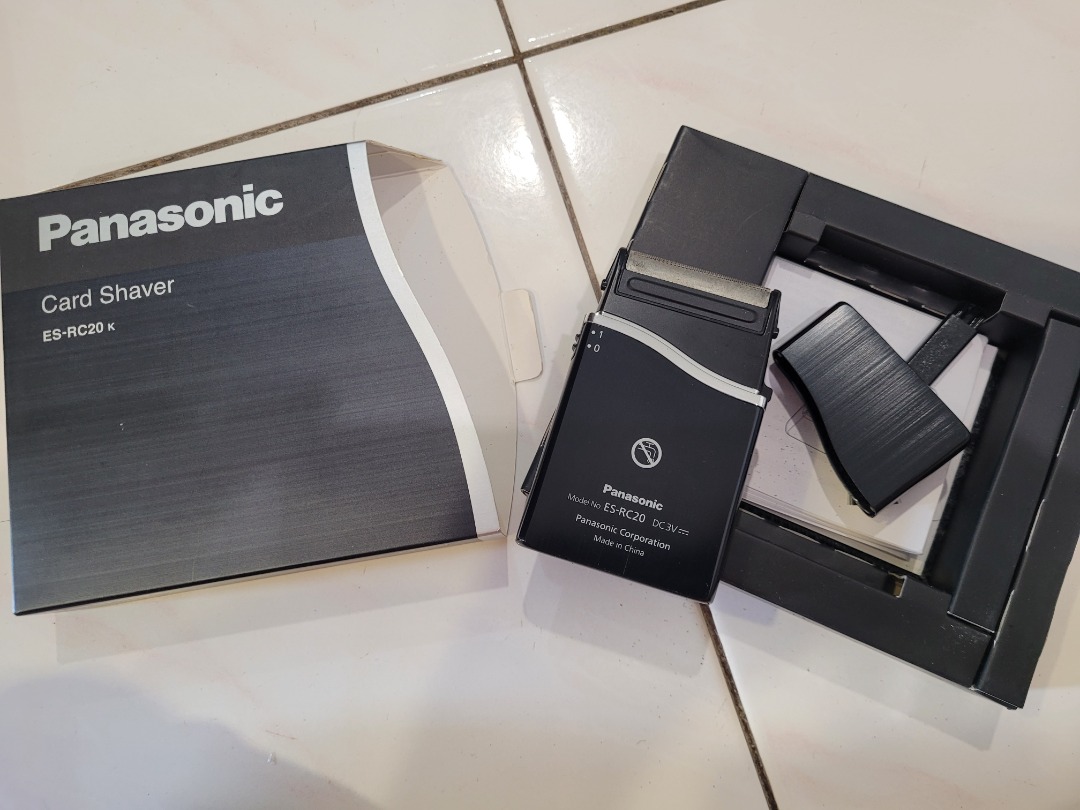 Panasonic card shaver ES-RC20k, Beauty & Personal Care, Bath & Body, Bath on Carousell