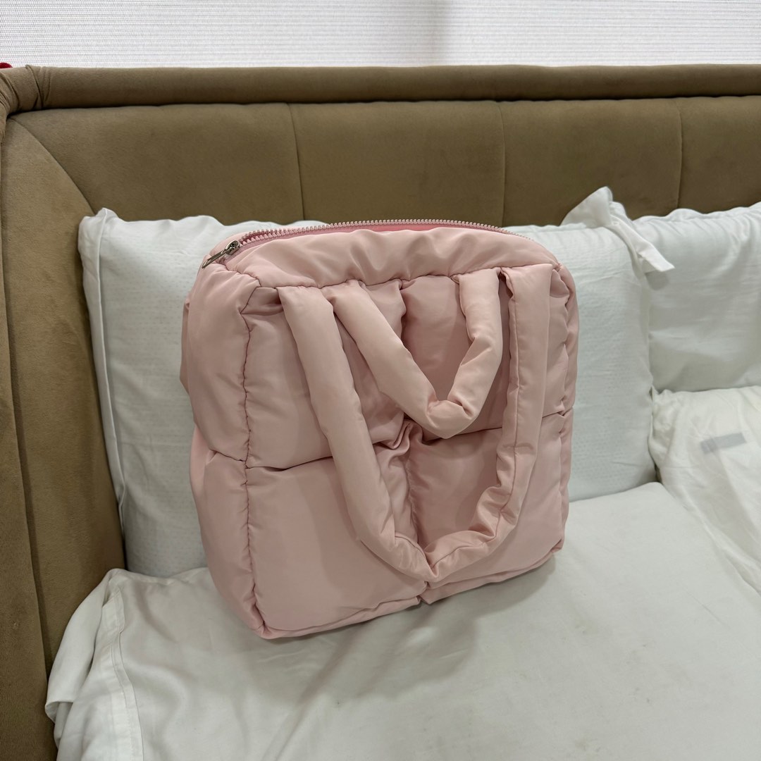 Pink Puffer Tote Bag, Women's Fashion, Bags & Wallets, Tote Bags on ...