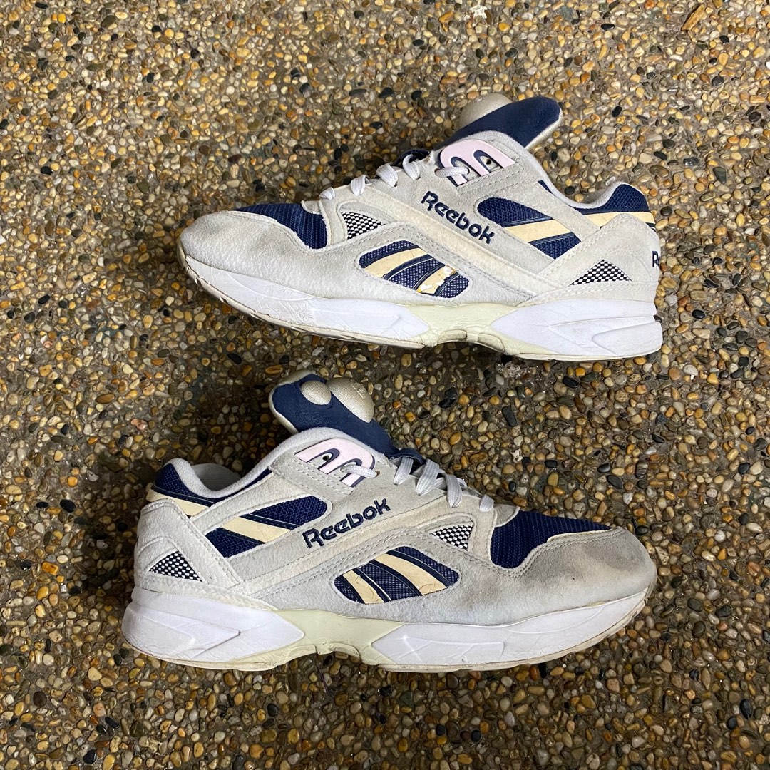 REEBOK Pump Graphlite Sneakers Womens, Women's Fashion, Footwear ...