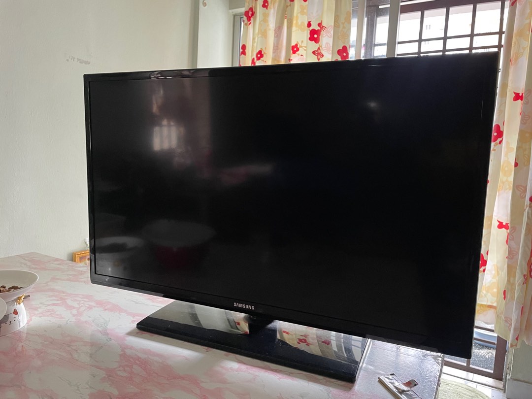 Samsung Flat Screen TV, TV & Home Appliances, TV & Entertainment, TV on ...