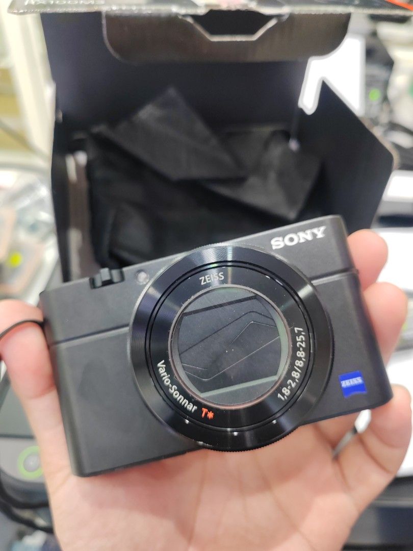 Sony RX100 III, Photography, Cameras on Carousell