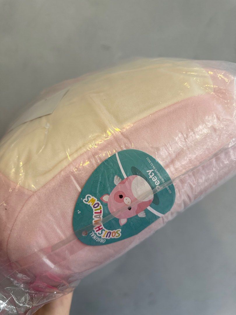 SQUISHMALLOWS PETTY THE PIG ORIGINAL, Toys & Collectibles, Mainan di ...