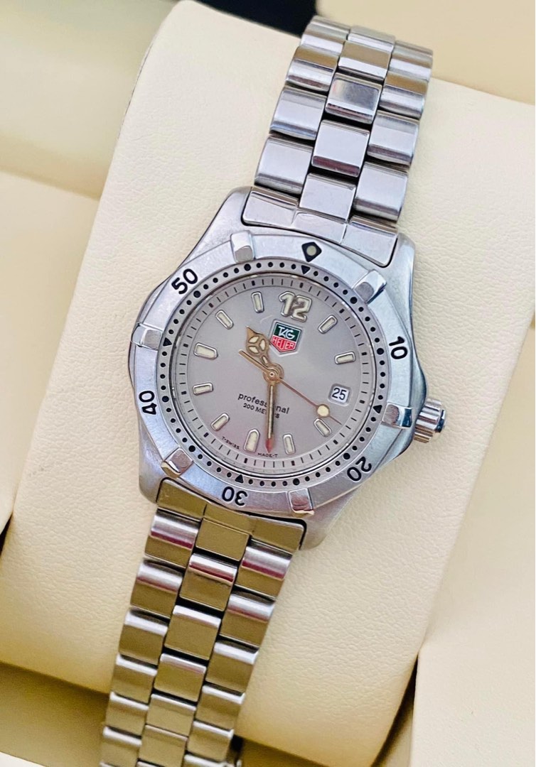 Tag Heuer 2000 Series WK 1312, Women's Fashion, Watches & Accessories, Watches on Carousell