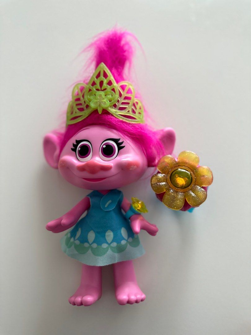 Trolls Queen Poppy, Hobbies & Toys, Toys & Games on Carousell