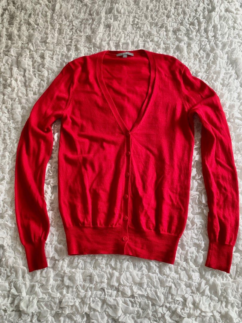 Uniqlo woolmark pure new wool cardigan, Women's Fashion, Coats, Jackets ...
