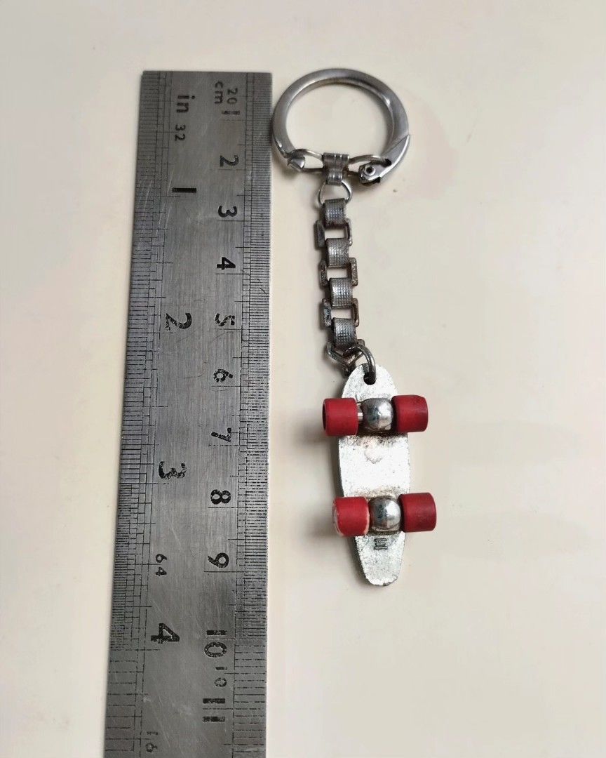 Vintage 1970s - 1980s Keychains, Toys & Collectibles, Mainan di Carousell