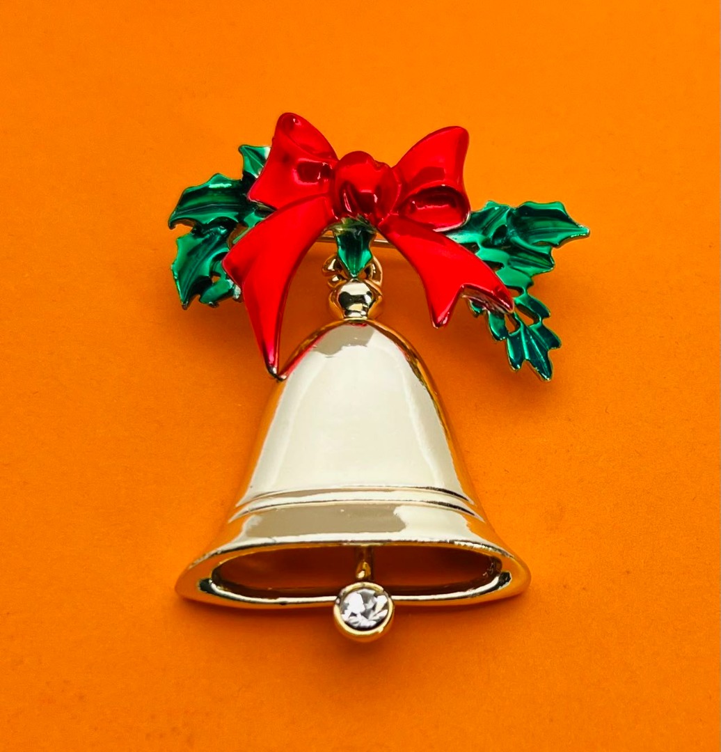 Vintage Christmas Bell Brooch, Women's Fashion, Jewelry & Organisers ...