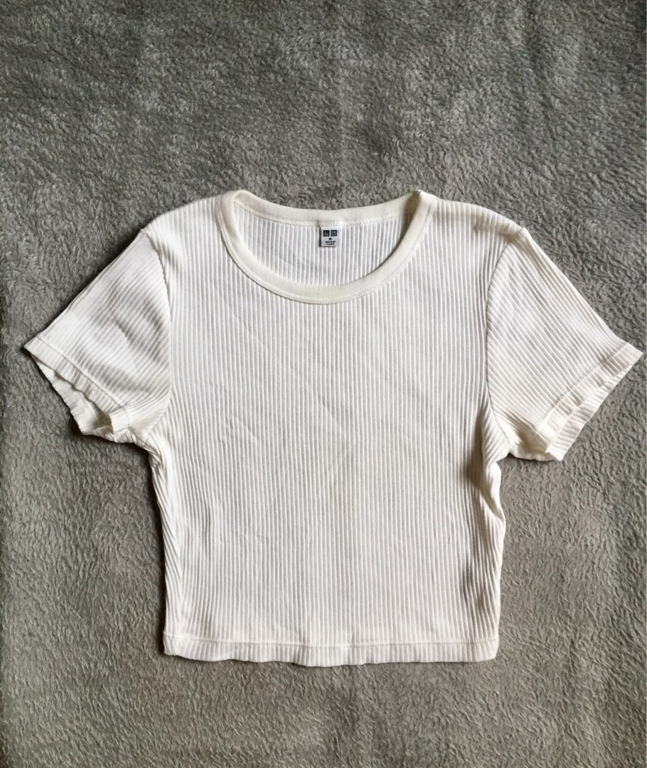 White Uniqlo Crop Top, Women's Fashion, Tops, Shirts on Carousell