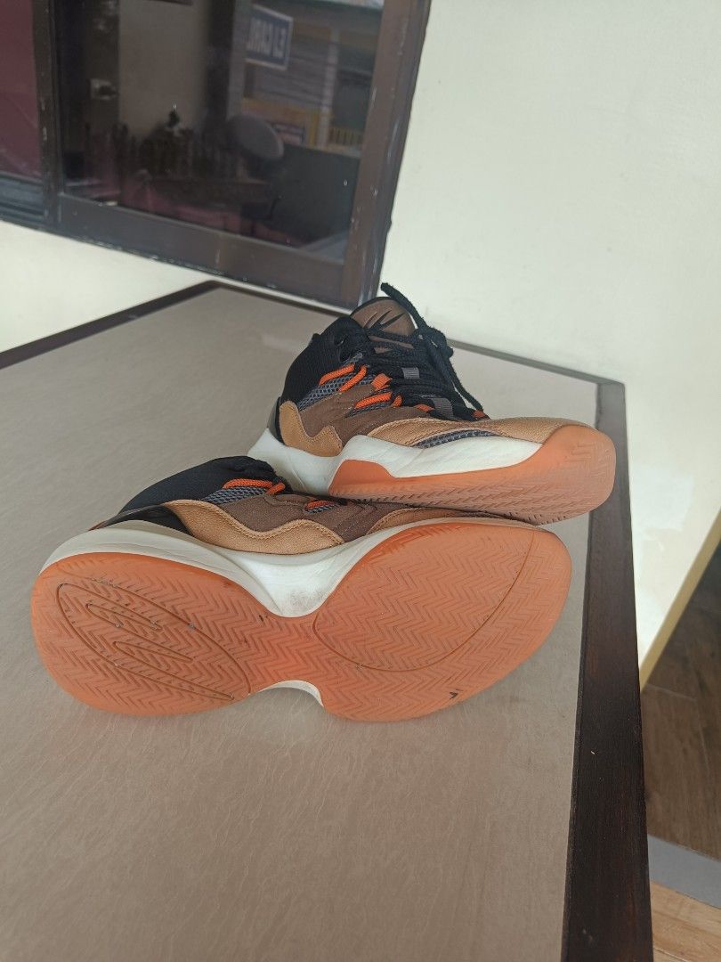 World Balance (Cager) Bworn, Men's Fashion, Footwear, Sneakers on Carousell