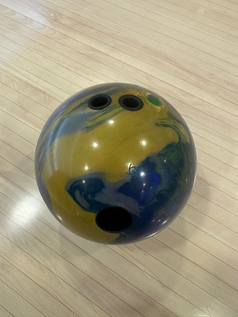 14lbs Summit Bowling Ball, Sports Equipment, Sports & Games, Billiards ...