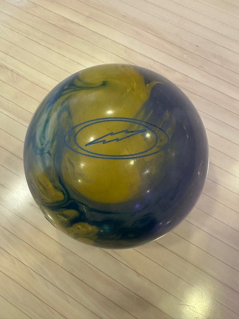 14lbs Summit Bowling Ball, Sports Equipment, Sports & Games, Billiards ...