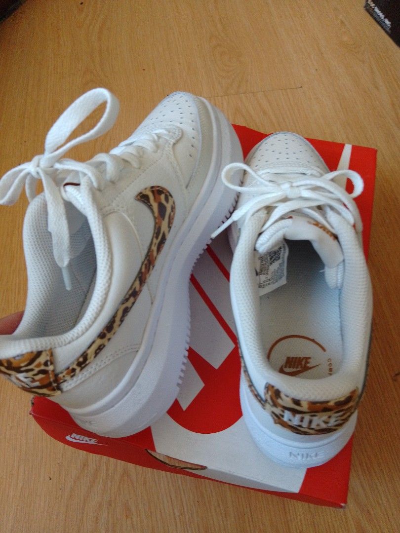 Authentic Nike bought in japan, Men's Fashion, Footwear, Sneakers on ...
