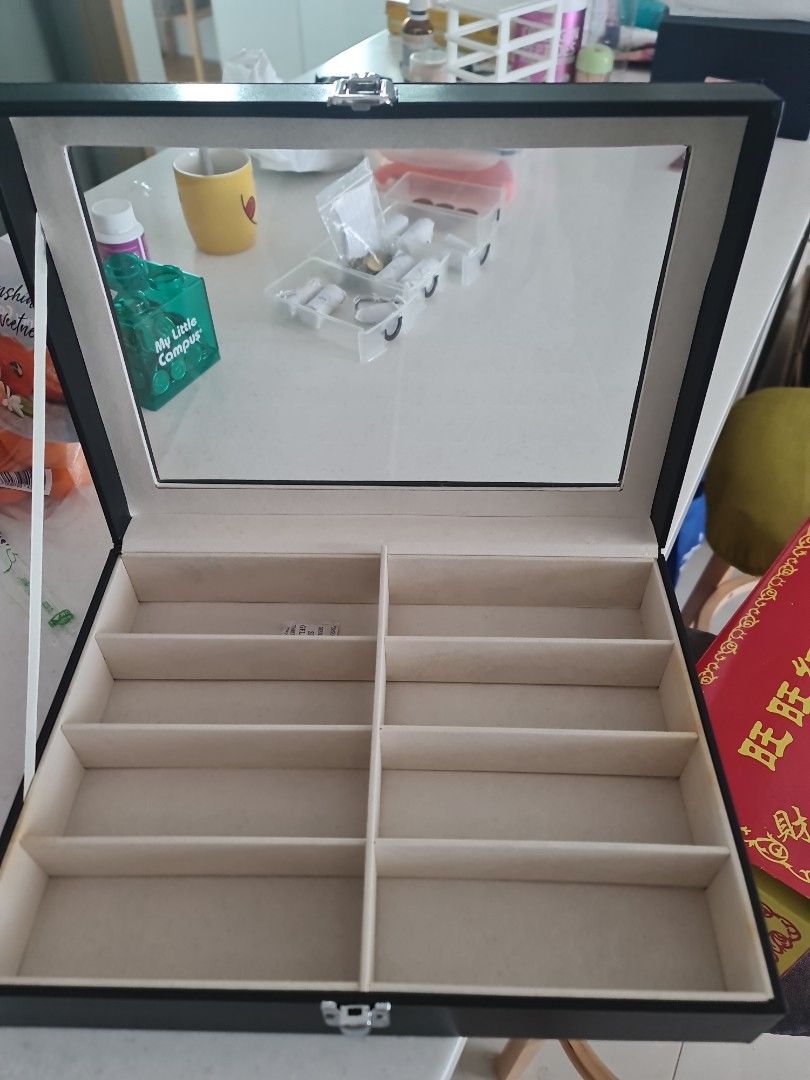Box to keep spectacles, Men's Fashion, Watches & Accessories, Accessory ...