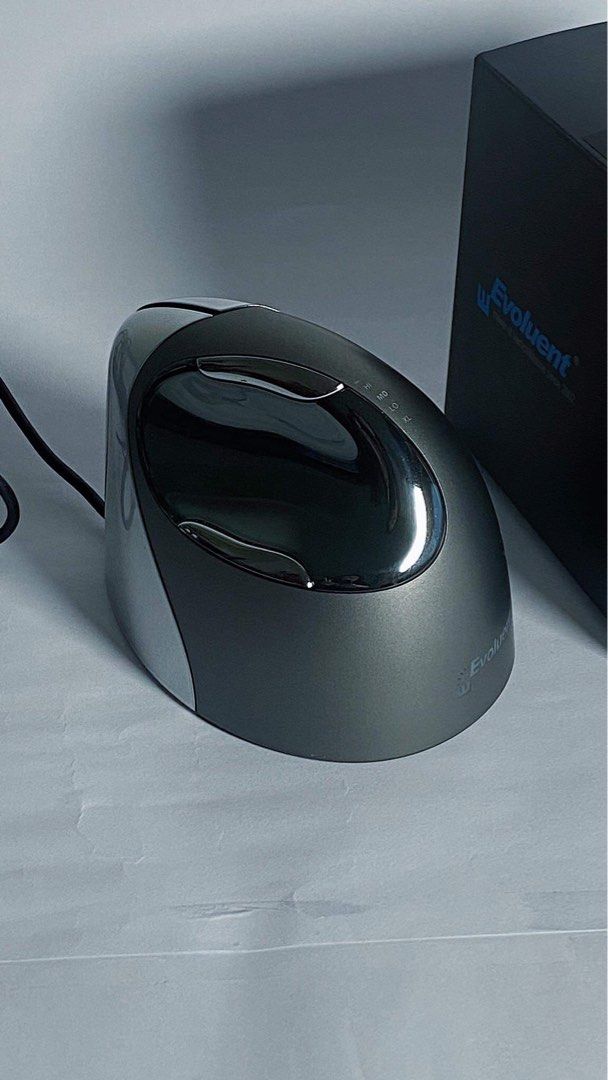 Brand New Ergonomic Mouse with Freebie, Computers & Tech, Parts ...