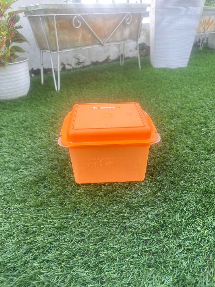 Bread Saver (Bekas simpan roti), Furniture & Home Living, Kitchenware ...