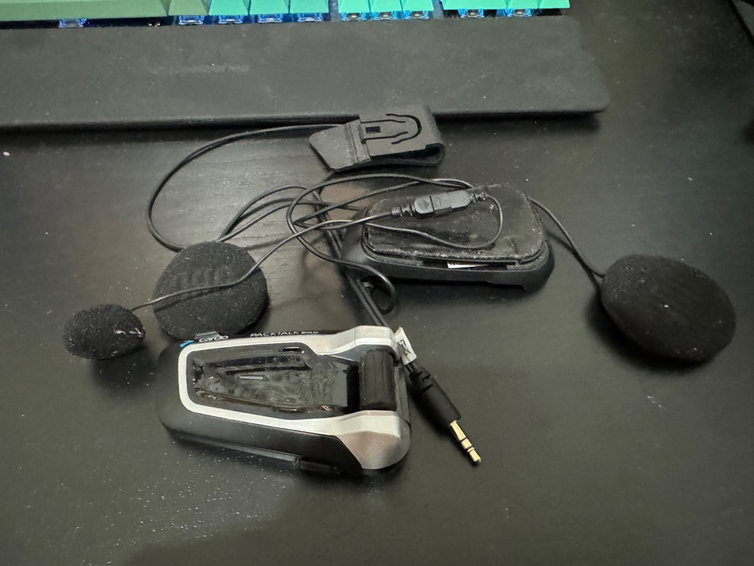 Cardo Packtalk Bold, Audio, Other Audio Equipment on Carousell