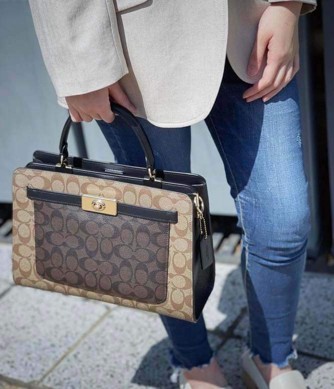 Coach Lane Carryall in Colorblock, Women's Fashion, Bags & Wallets ...