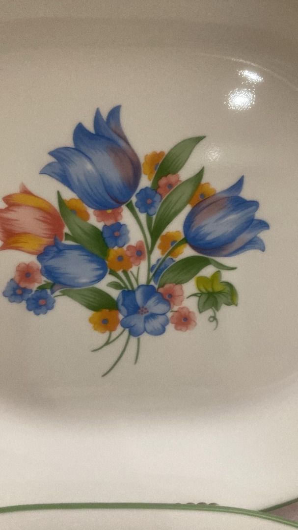 Corelle Platters in Tulip Fresh Cut Pattern, Furniture & Home Living ...