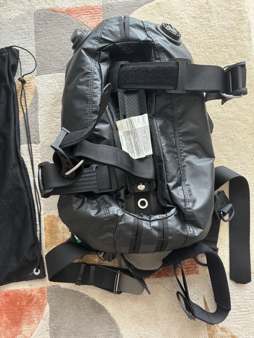 Dive 1 Formula F25 Carbon Fibre BCD, Sports Equipment, Other Sports ...