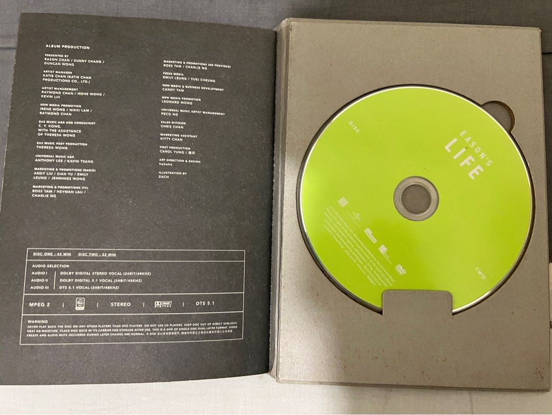 Eason Chan 陳奕迅 2013 年 Eason's Life 演唱會 (2 CD 連 相集), 興趣及遊戲, 音樂、樂器 & 配件, 音樂與媒體 - CD 及 DVD - Carousell