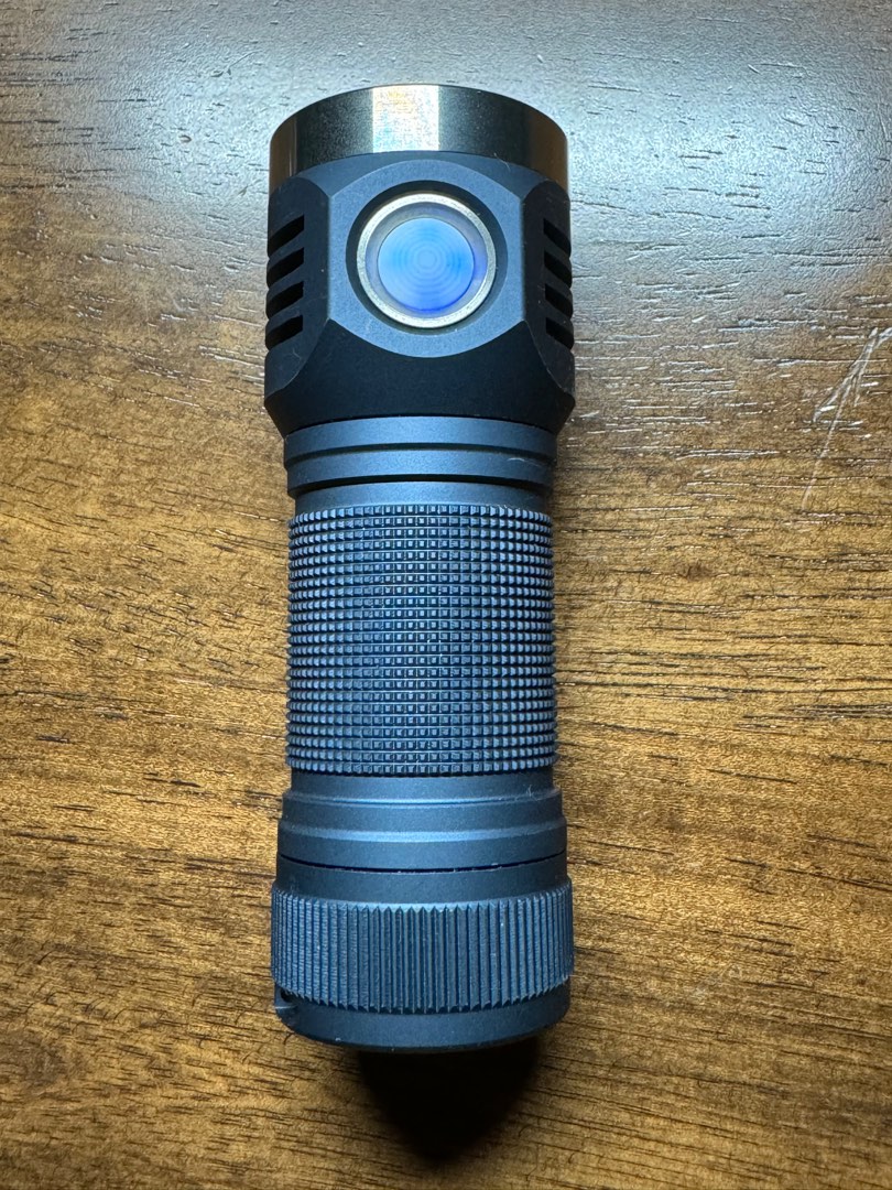 EMISAR D4S V2 EDC FLASHLIGHT, Sports Equipment, Hiking & Camping on ...
