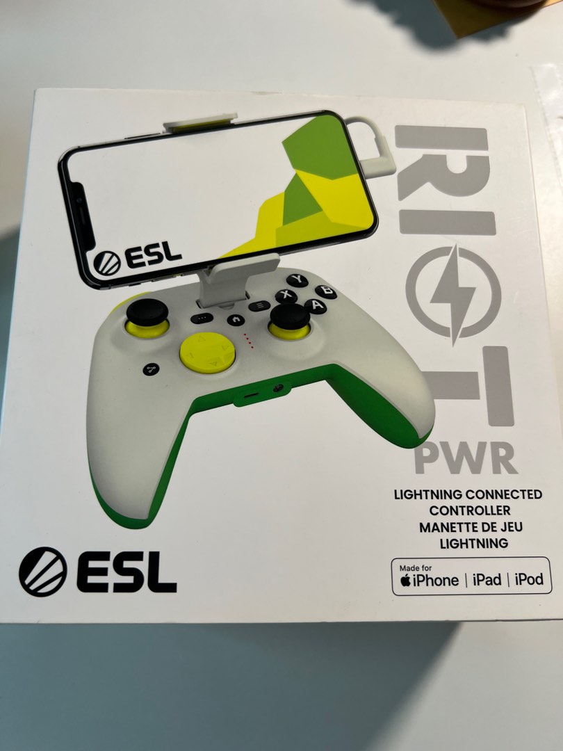 ESL lightning connected controller, Video Gaming, Gaming Accessories ...