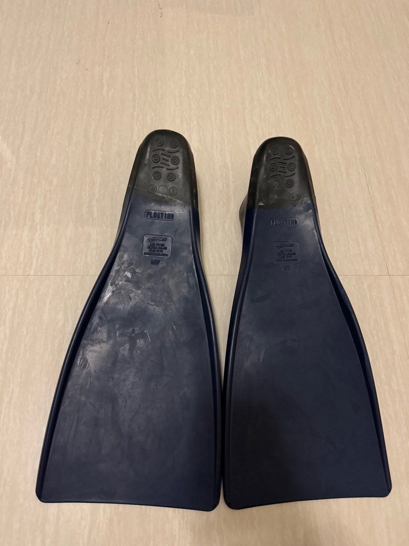 FINIS FLOATING SWIM FINS, Sports Equipment, Sports & Games, Water ...