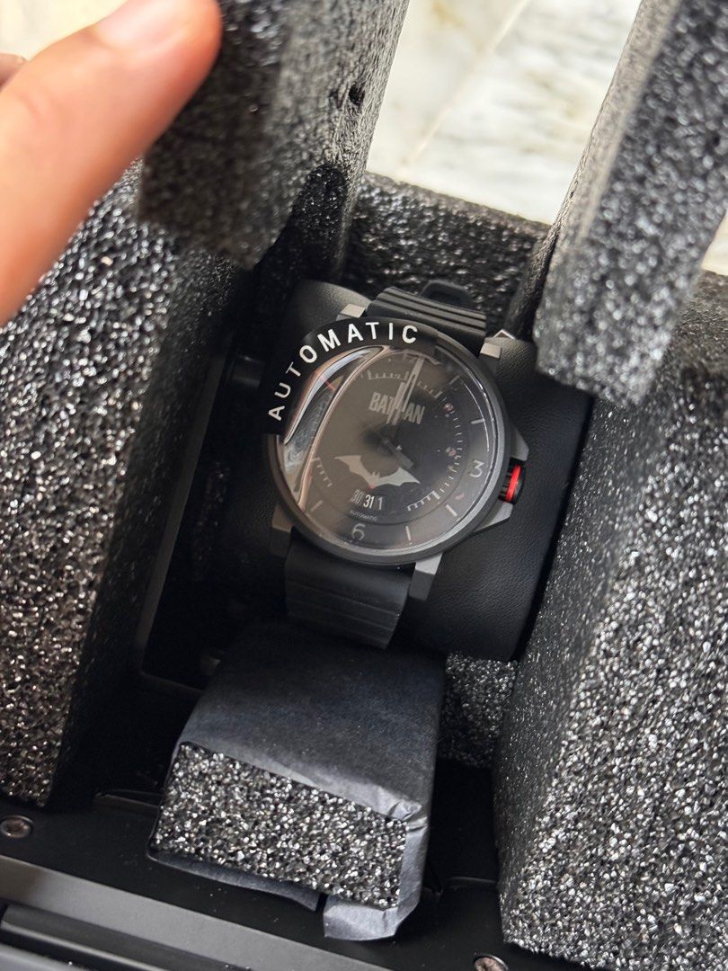 Fossil x The Batman Limited Edition Watch, Men's Fashion, Watches ...