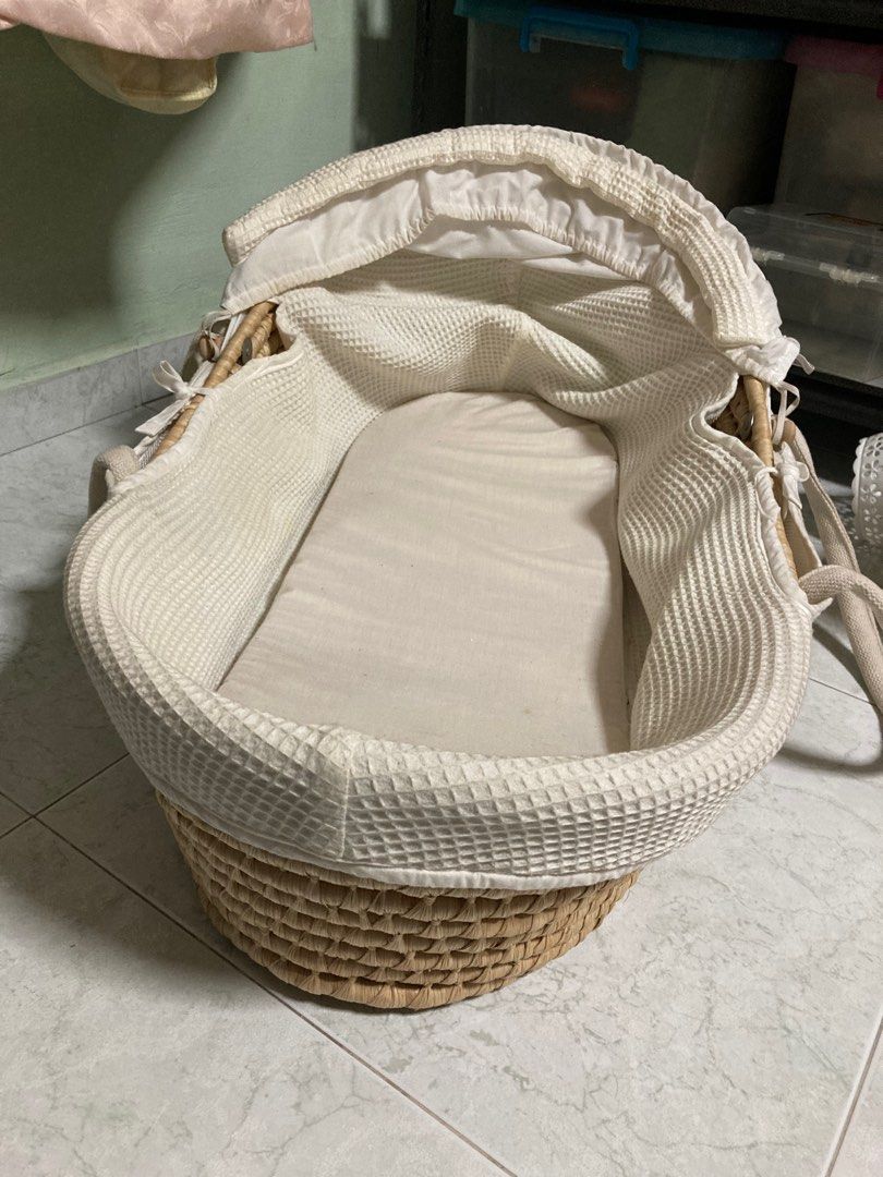 Free - Moses Crib, Babies & Kids, Baby Nursery & Kids Furniture, Cots ...