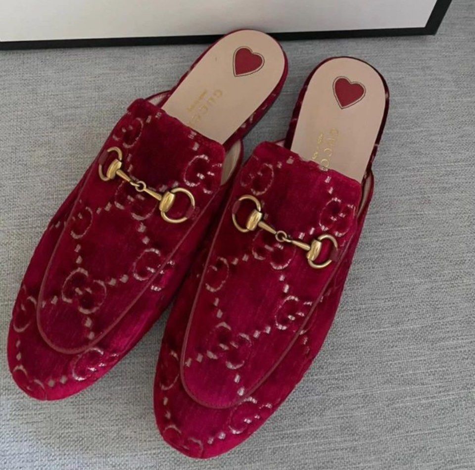 Gucci Flats Womens Fashion Footwear Flats And Sandals On Carousell