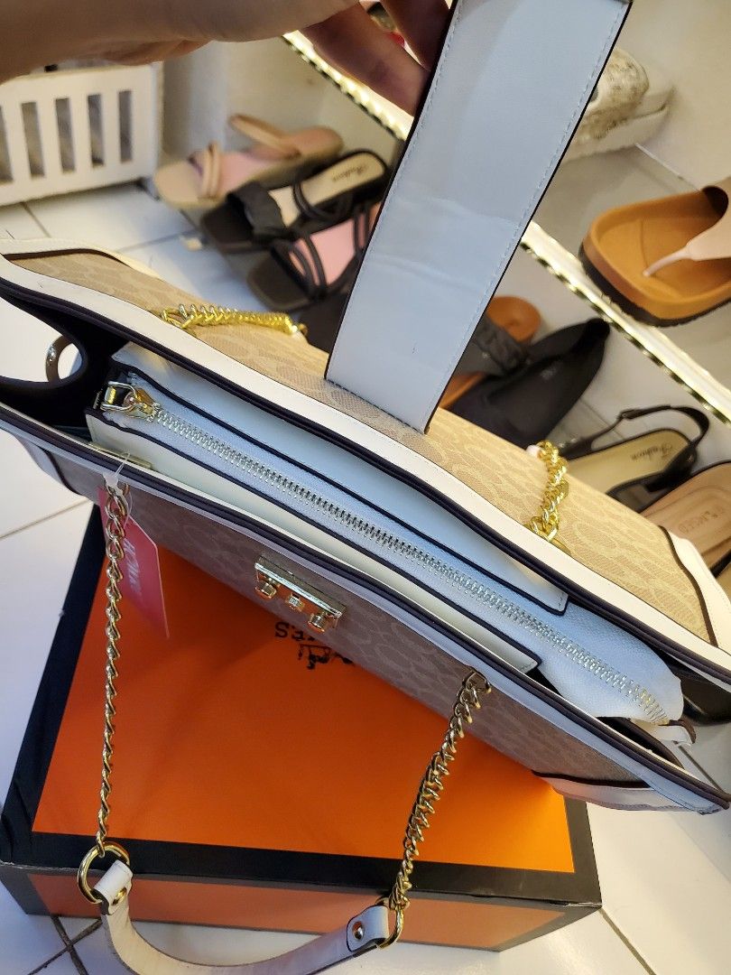 How R U bag, Women's Fashion, Bags & Wallets, Shoulder Bags on Carousell