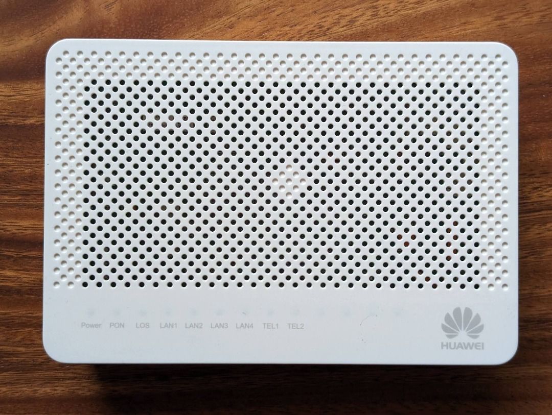 Huawei EchoLife HG8240H5 GPON Terminal, Computers & Tech, Parts ...
