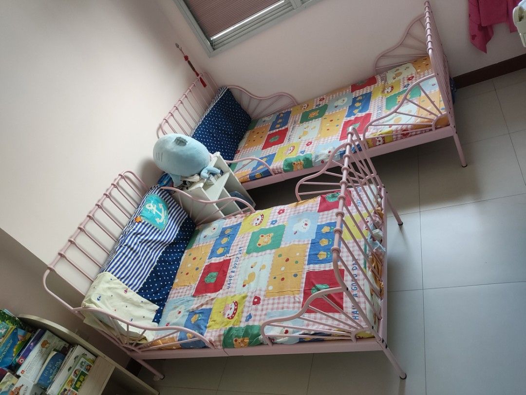 IKEA MINNEN Extendable bed frame with slatted bed base, light pink ...