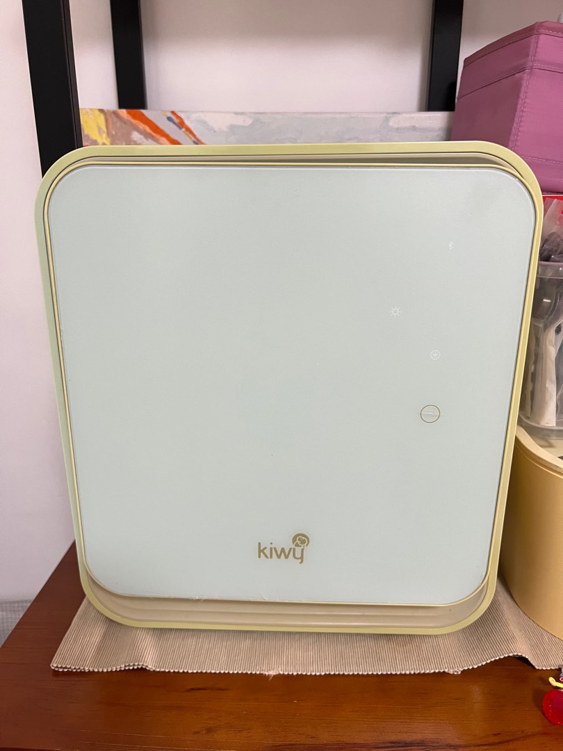 Kiwy UV steriliser , Babies & Kids, Nursing & Feeding, Breastfeeding & Bottle Feeding on Carousell
