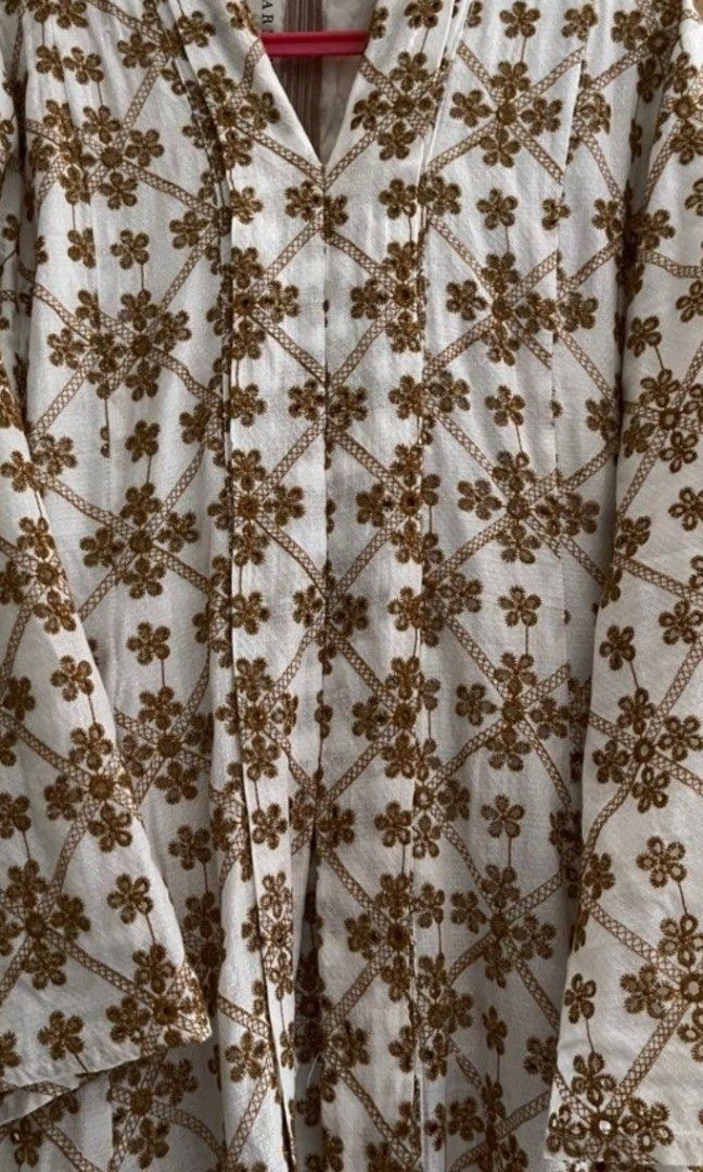 Larney long kebaya 2022 Raya collection, Women's Fashion, Muslimah ...