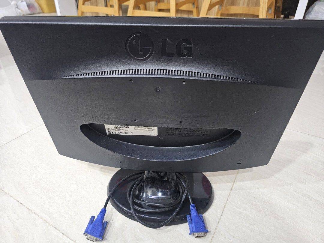 LG Flatron W1943SE, Computers & Tech, Desktops on Carousell