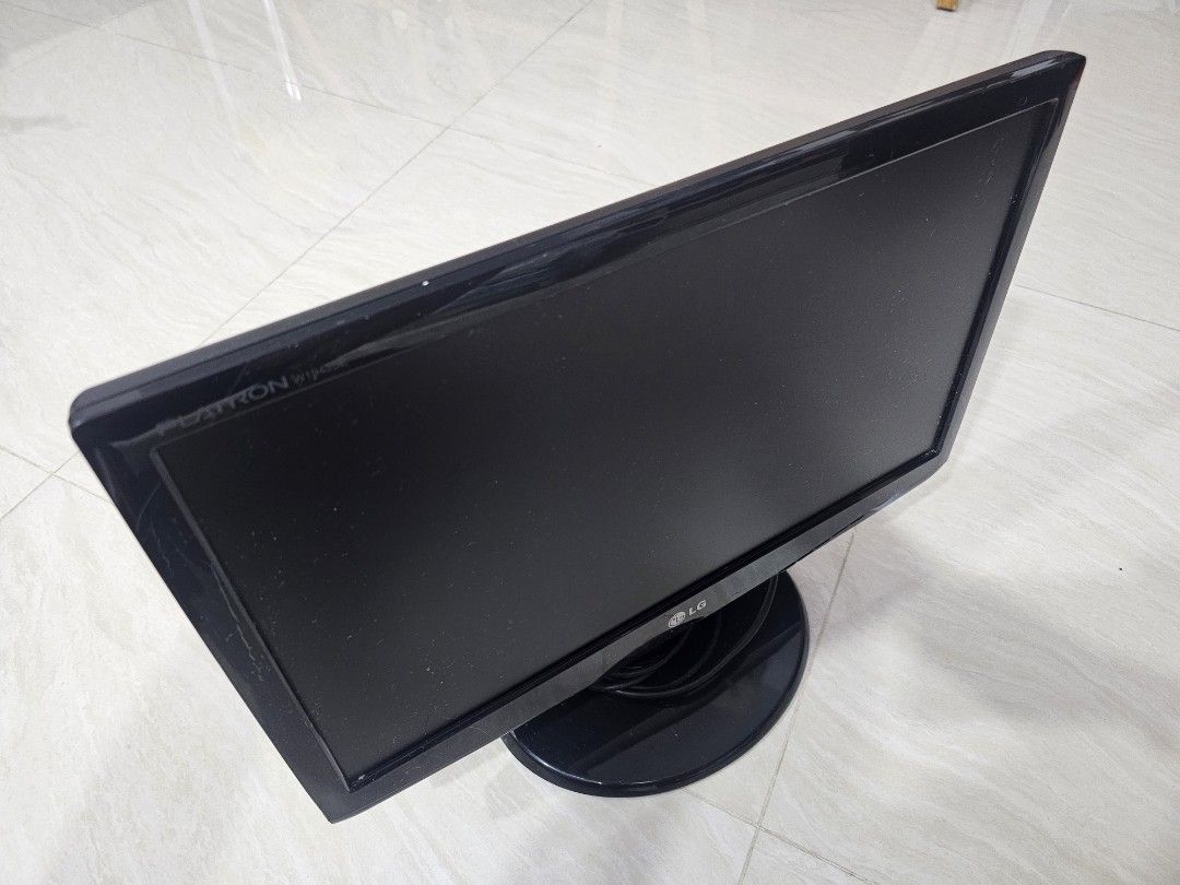 LG Flatron W1943SE, Computers & Tech, Desktops on Carousell