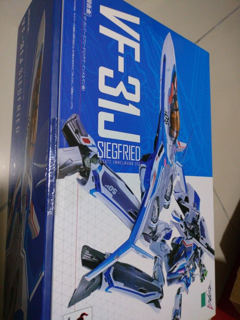 Macross Bandai DX Chogokin VF-31J Siegfried Hayate Immelmann Use, Hobbies & Toys, Toys & Games ...